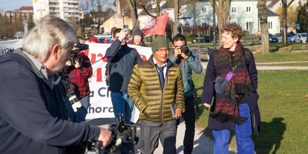 Saúl on his way to the Higher Regional Court of Hamm | The climate case ...